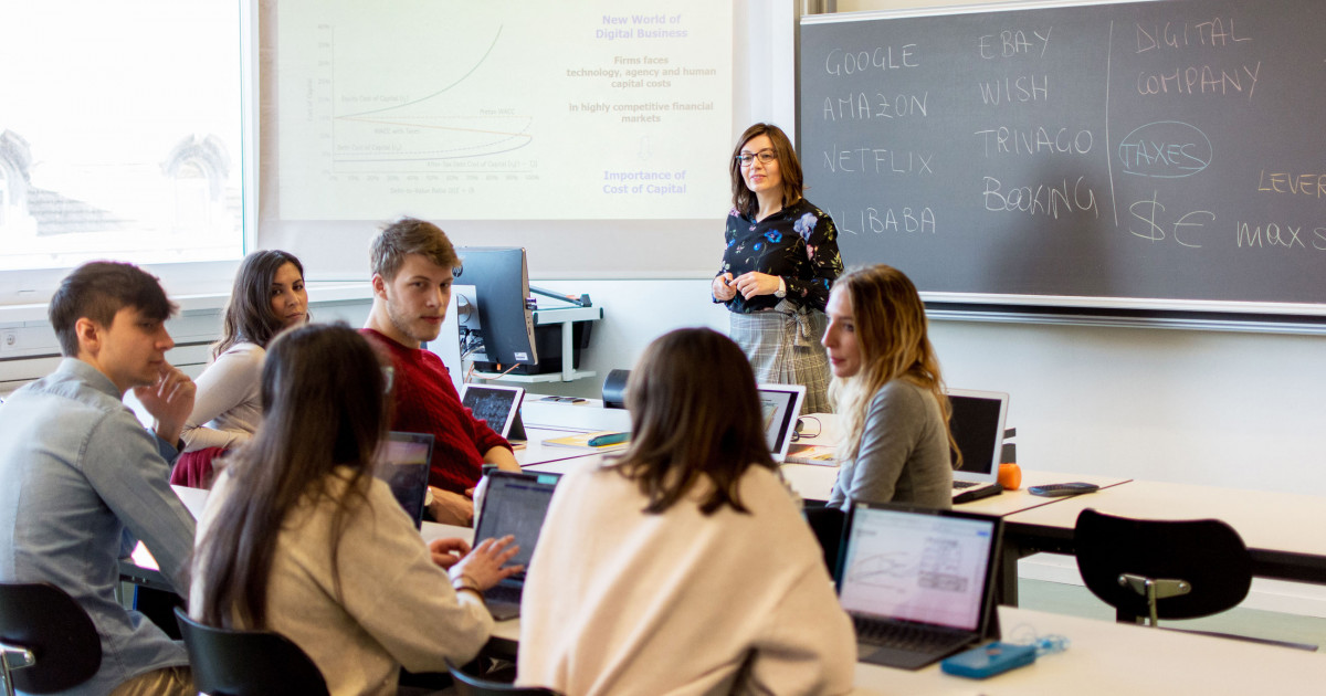 Bachelor in Informatics and Management of Digital Business / Free ...