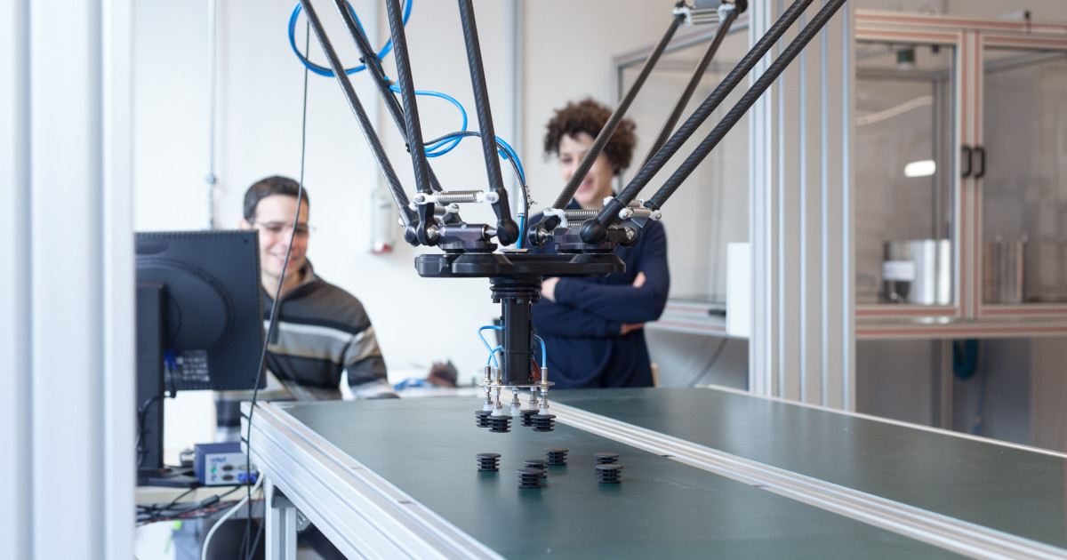 Bachelor in Industrial and Mechanical Engineering / Free University of ...