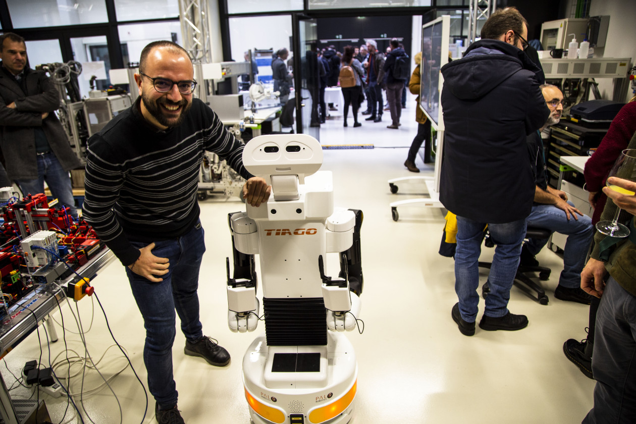 Künstliche Intelligenz im Dienst des Menschen: Neues Labor für Mensch ...